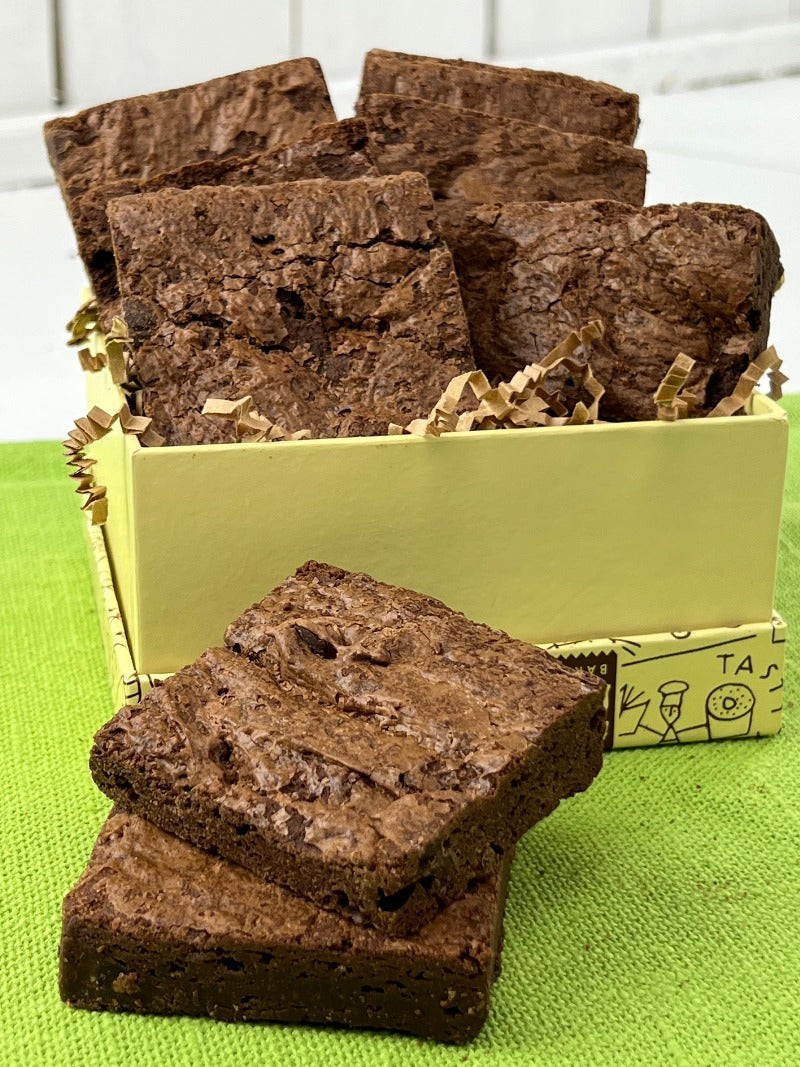 Gluten-Free Chocolate Chunk Brownie Gift Box - 8 Brownie– Dancing Deer ...